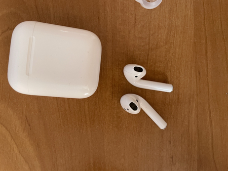 Apple Airpods 2 2022 года