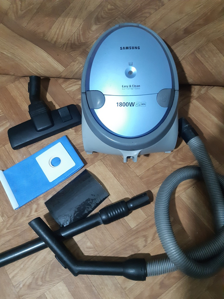 Samsung 1800 Вт Пылесос продаю