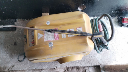 Karcher pena bochka, kampresir, bir kanistir pena bilan , карчер