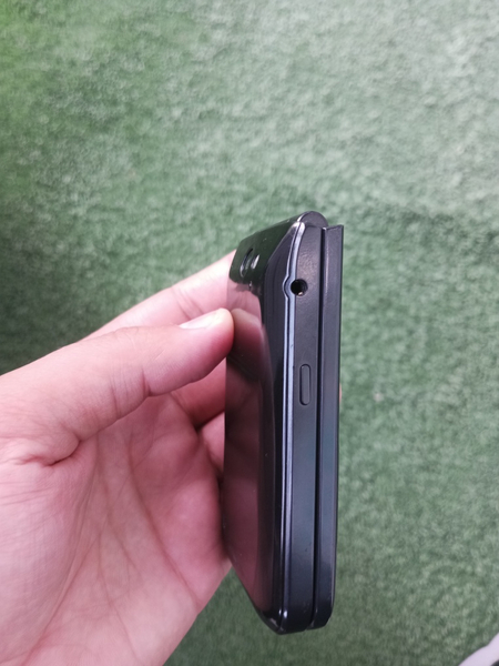 Nokia 2720  Раскладушка