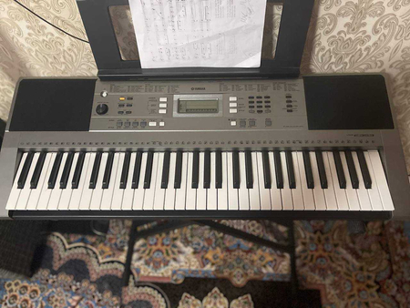 Yamaha PSR E 353