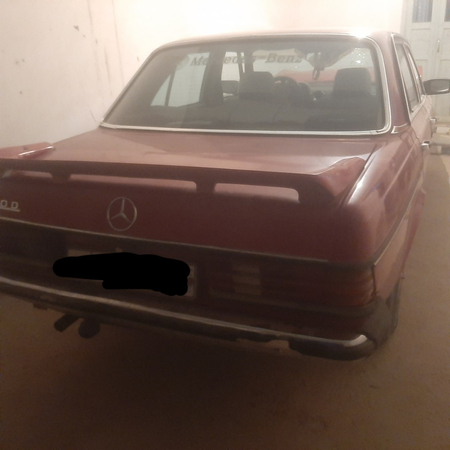 Mersedes benz 123 sotiladi.