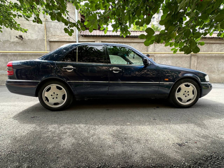 Mercedes w202 sotiladi