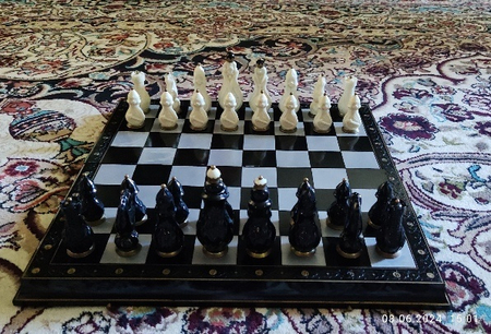 1970 yilda fil suyagidan yasalgan shaxmat