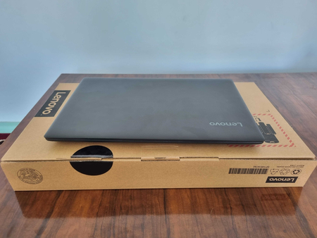 Noutbuk lenovo sotiladi