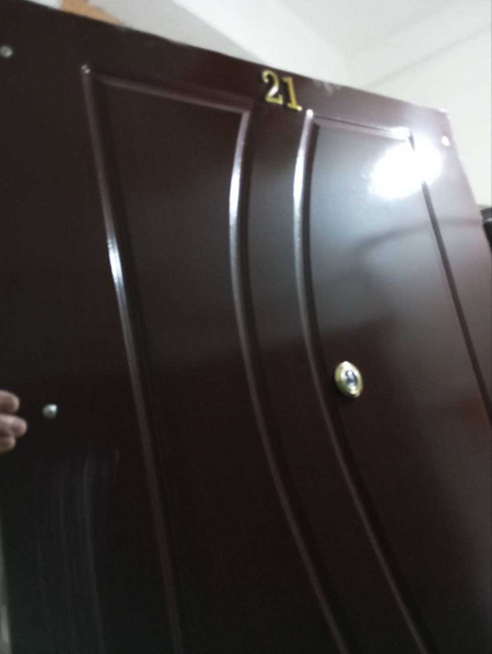Продам металлическую парадную дверь
