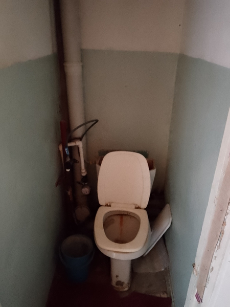 Продаётся Квартира 2х ком 4 этаж на Джуне в Янгиюле