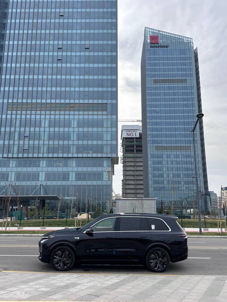 Li 9 ultra qoraga qora,4 dona bor srochno sotiladi