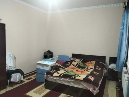 Uchastka, 5 hona uyi bilan sotiladi