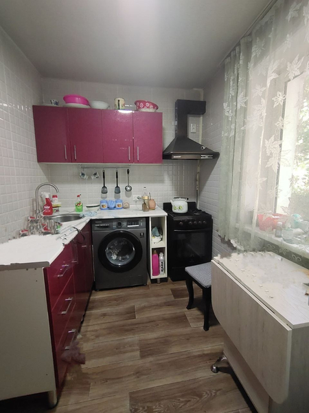 Бий ,Саехат, Макро 2/2/5 кирпич \\n2/2/5. 40м² \\nКирпич, балкон 1х3\\nКомна