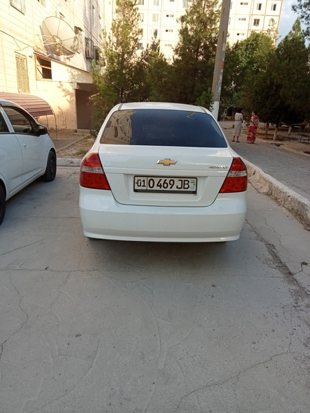 Нексия 3 сотилади