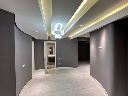 Срочно продается 3 комнатная квартира метро Новза