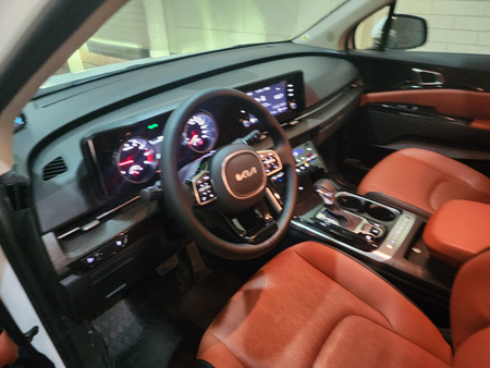 Продётся Автомобил KIA Carnival
