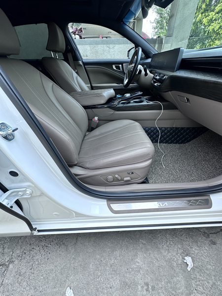 KIA K8 Hibrid  состояние отличное