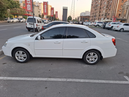 Lacetti 1.8 механика 8500$