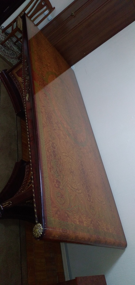 Juda sifatli stol sotiladi. 200$
