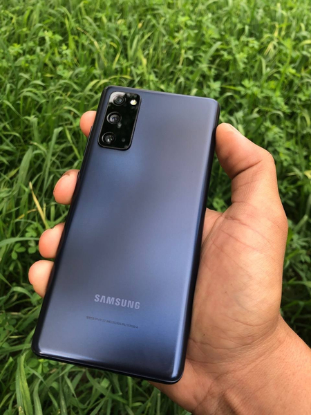 samsung S20FE 6.128