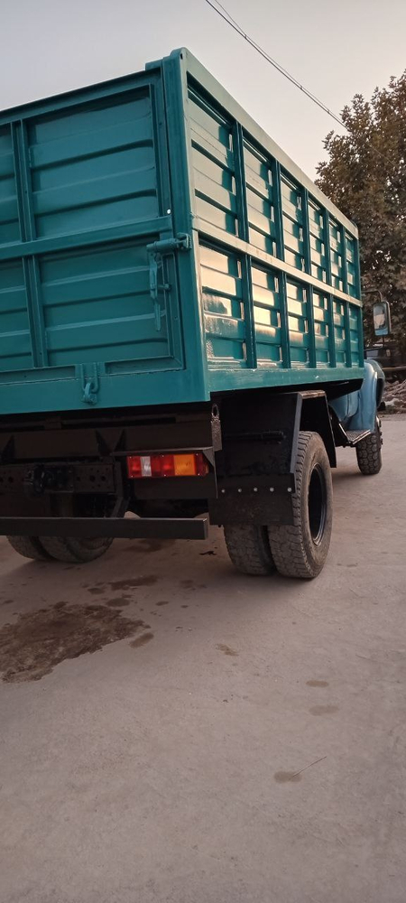 Zil 130 sotiladi