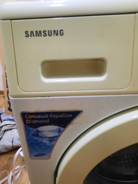 Samsung kir yuvish mashina sotiladi