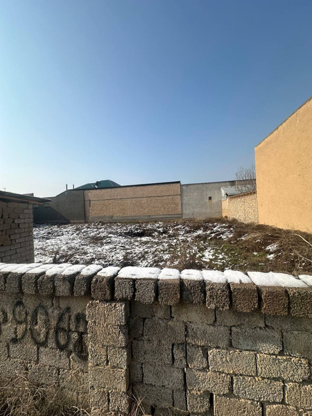 Yunsobod kotta hasanboyda 12sutu fasat 40*30 ichkarisiga 460000$min