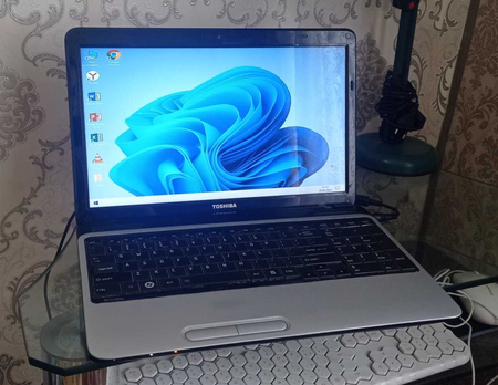 Noutbuk Toshiba Core I3