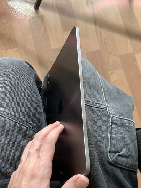 Ipad pro срочно продаю
