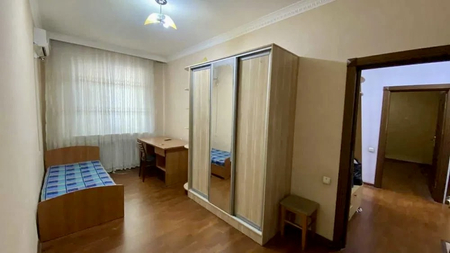 Срочно продам квартиру 4/2/4 Юнусабад 11