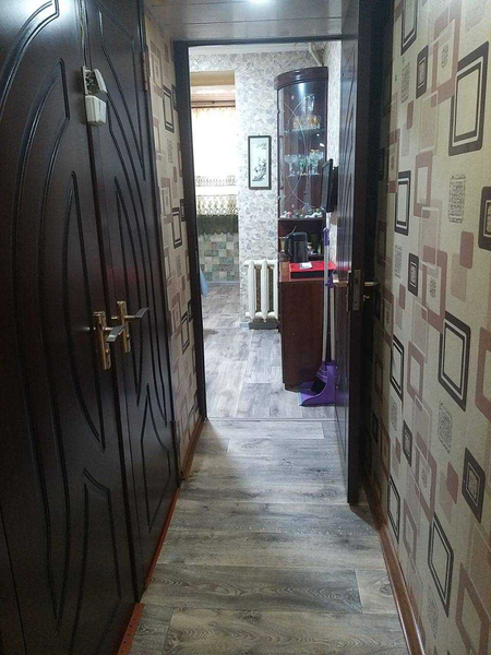 谷 130813 谷 Продаётся квартира 2/1/4 48 м² в Чиланзар