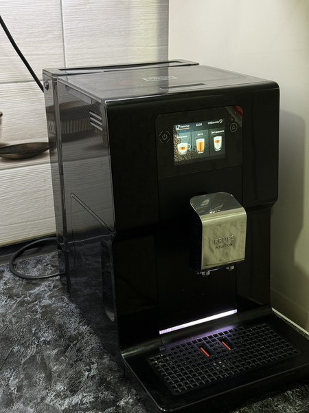 Koffee apparat sotiladi