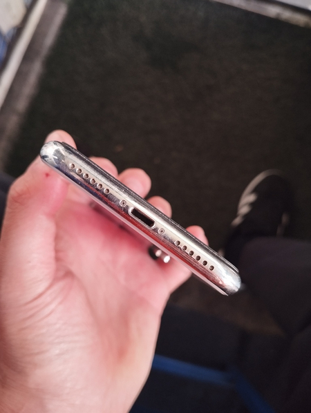 iPhone x rangi oq