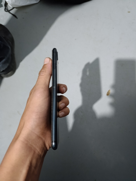 iPhone 7 + kar dak yoq hama narsasi radnoy