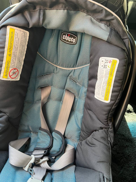 Продается автокресло Chicco keyfit 30 как новое