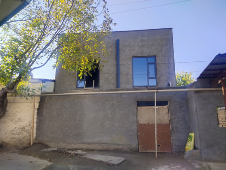 Продаётся евродом каробка в Учтепинском районе ул Богистон 2 сот 7 ком