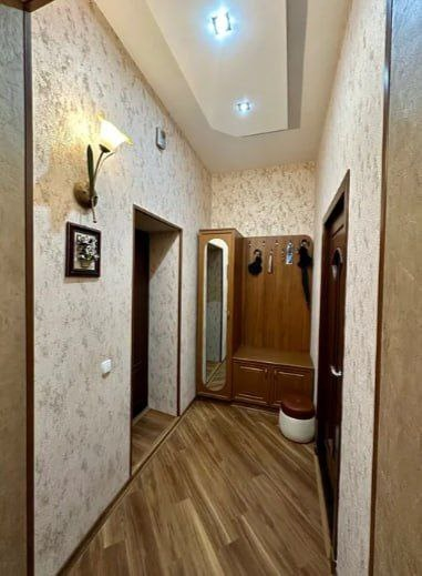 Ш.Руставелли Высокопотолочка 3/2/4 площадь  73м2  ор.Аския