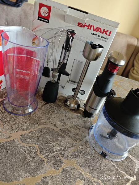 Продаетсяпргружной  блендер Shivaki