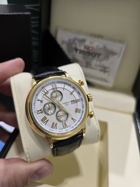 Продам золотые Тиссоты 750 пробы Баку.