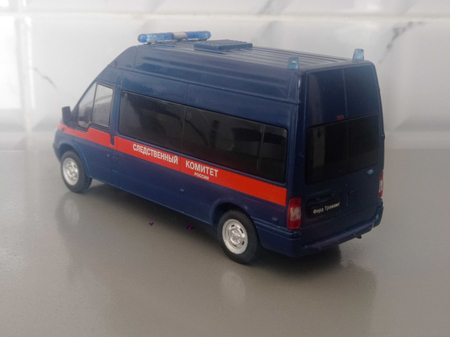 Коллекционная модель Форд Транзит, масштаб 1:43