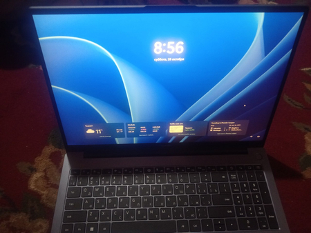 Notebook sotiladi HUAWE
