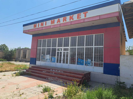 Navoiy viloyati Xatirchi tumanida Mini maket binosi sotilmoqda