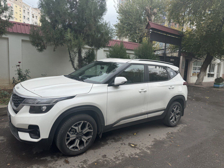 Kia Seltos 2022 слайд