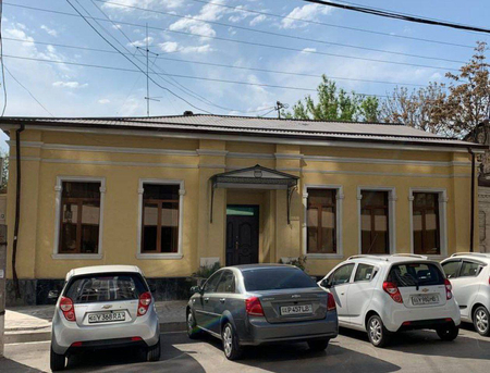 Аренда. Офис. Дархан\\nДом 200 кв.м., 4 комнаты