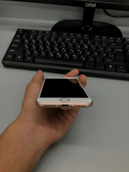 Iphone 8 64 GB gold