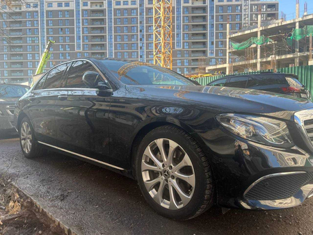 Mercedes-Benz 2019г.черный