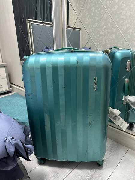 Срочно продам чемоданы