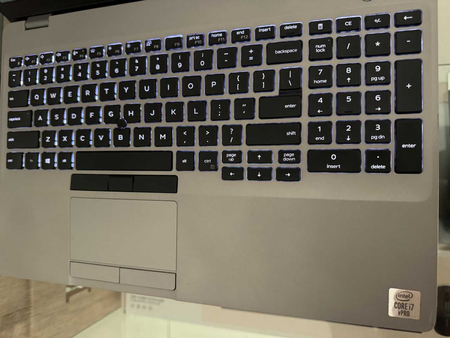 DELL Precision Intel Core i7-10610U озу8гб 256ssd Nvidio Quadro P520