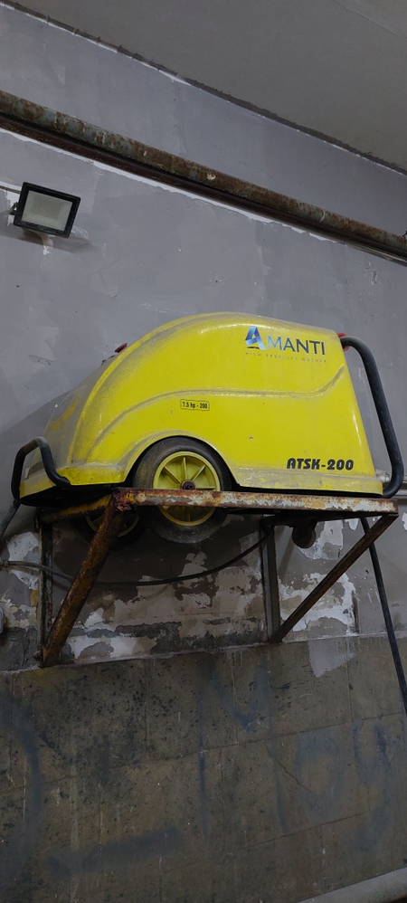 2 ta Karcher Moyka aparati sotiladi  komplekt