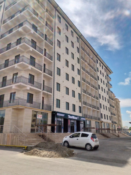 3 xonali 8 qavatda 93m² 7 mikrayon xaytek remont