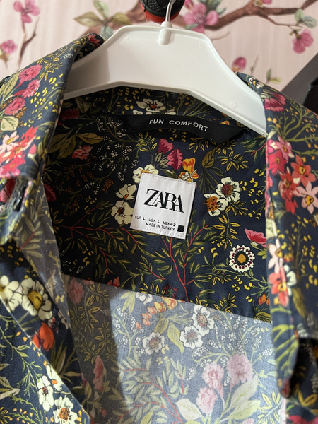 Рубашка ZARA ORIGINAL практически новая.