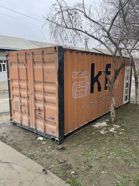 kontiner sotladi