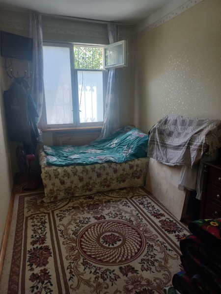 Chlonzor 8 kv 2 xonali 2 etaj sheriklikka student bolla  hamma sharoit